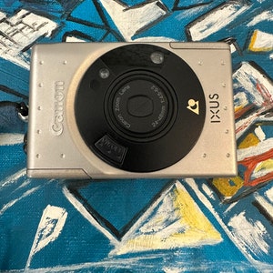 Vintage Canon Ixus Japan 35mm APS Compact Film Camera 24-48mm Zoom ...