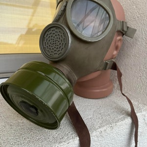Vintage Military Gas Mask Czech Republic 1950 New Rare Unique Solder ...