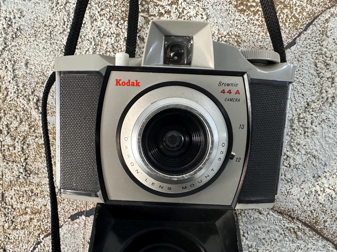 Vintage Unique Amazing Rare 1960 Camera Kodak Brownie 44A Dakon Lens ...
