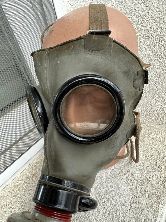 Vintage Very Rare Military Army Gas Mask 1938 year So… - Gem