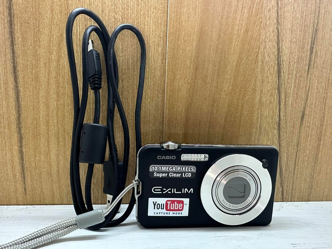 Casio Exilim Ex-s10 Digital Camera 10.1 Mp 3X Optical Zoom 2.7 Inches ...