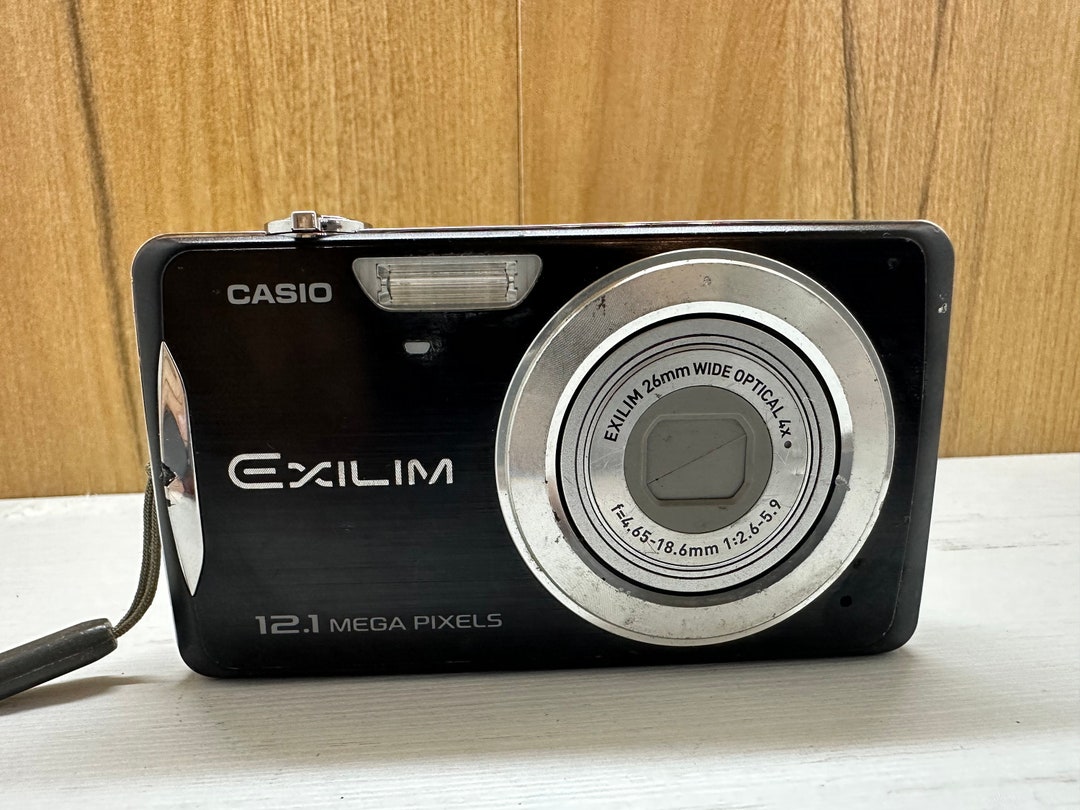Casio Exilim EX-Z280 Digital Camera 12.1 MP 4X Optical 2.7 Inches Zoom ...