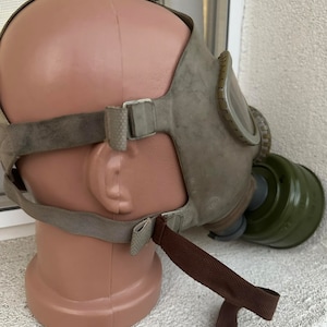Vintage Military Gas Mask Czech Republic 1950 New Rare Unique Solder ...
