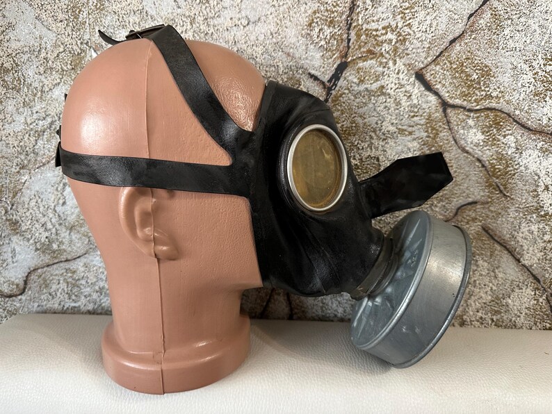 Vintage Military Army Gas Mask Soldier Equipment Rare Unique Amazing ...