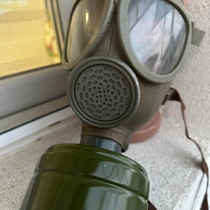 Vintage Military Gas Mask Czech Republic 1950 New Rare Unique Solder ...