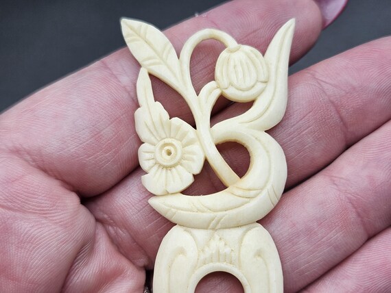 Antique Edwardian Art Nouveau Carved Two Prong Hair S… - Gem
