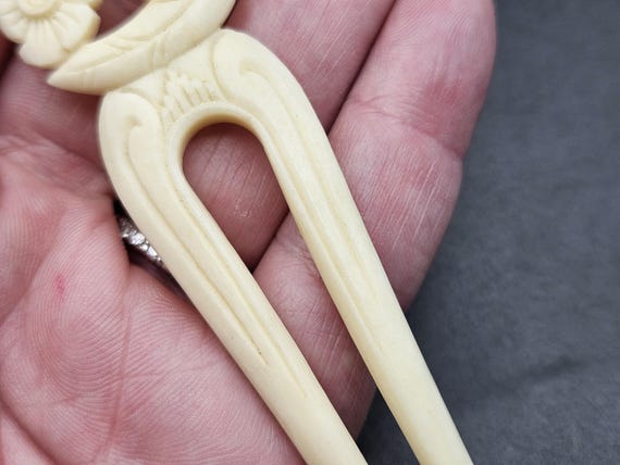 Antique Edwardian Art Nouveau Carved Two Prong Hair S… - Gem