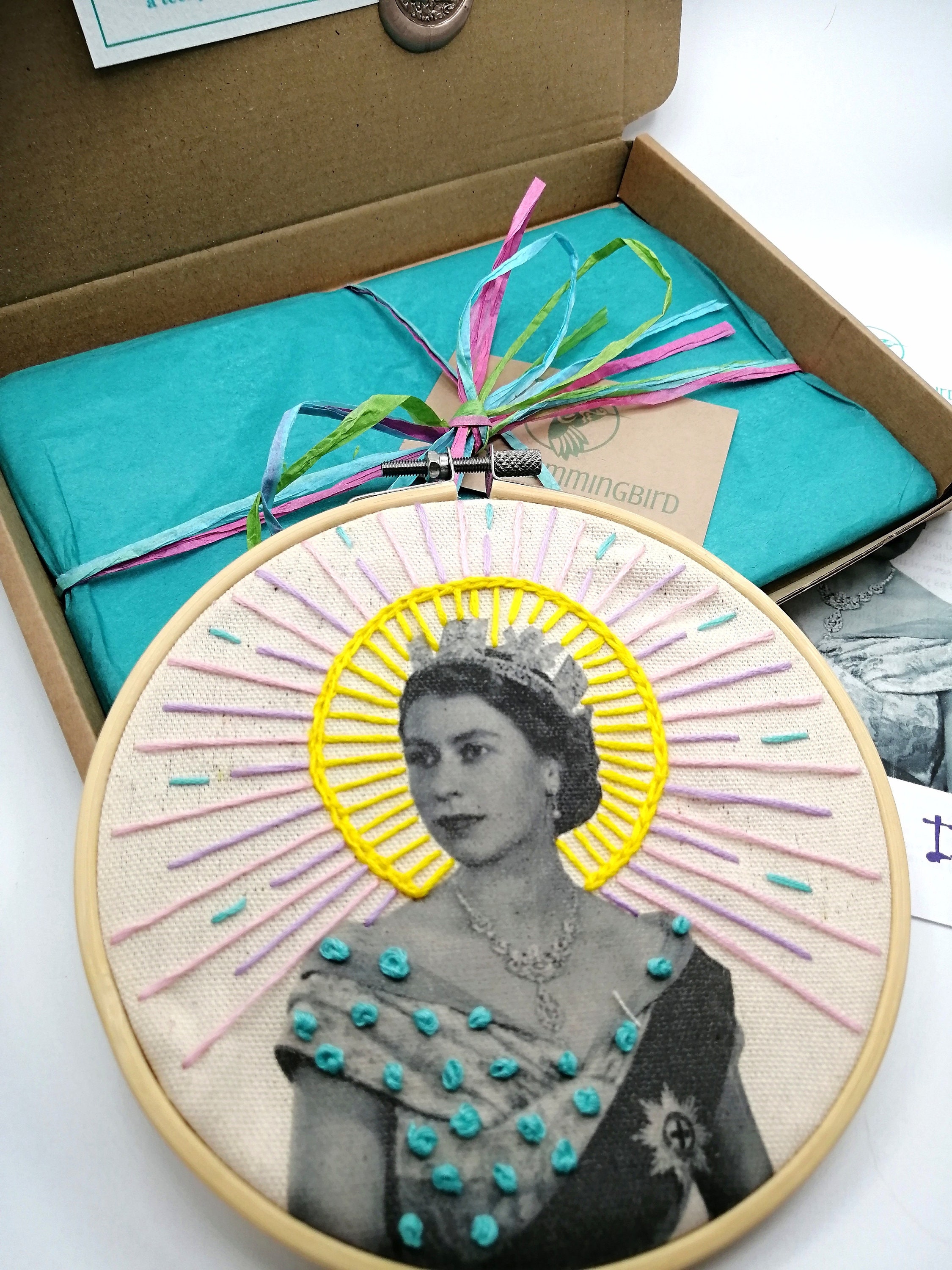 Heidi Hummingbird Queen Elizabeth II Vintage Photo Customise - Etsy