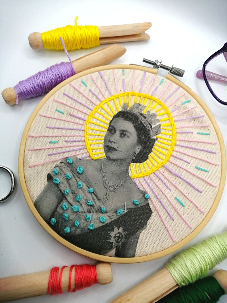 Heidi Hummingbird Queen Elizabeth II Vintage Photo Customise - Etsy