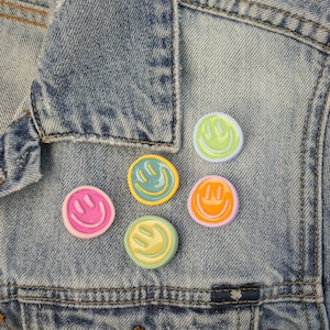 Pastel Smiley Face Pin | Smiley Face Brooch | Colourful Pin Badge ...