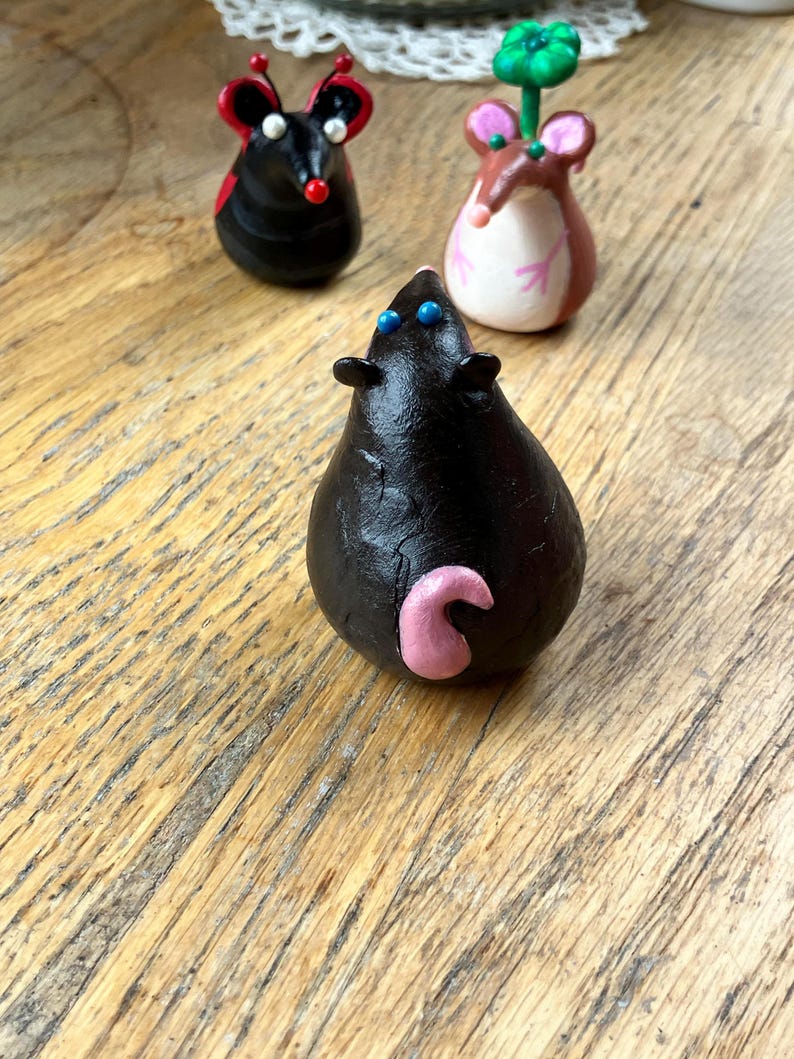 Arthur the Mole Sculpture - Etsy