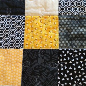 Yellow and Black Baby Bee Quilt, Baby Quilt, Yellow Bee Quilt ...