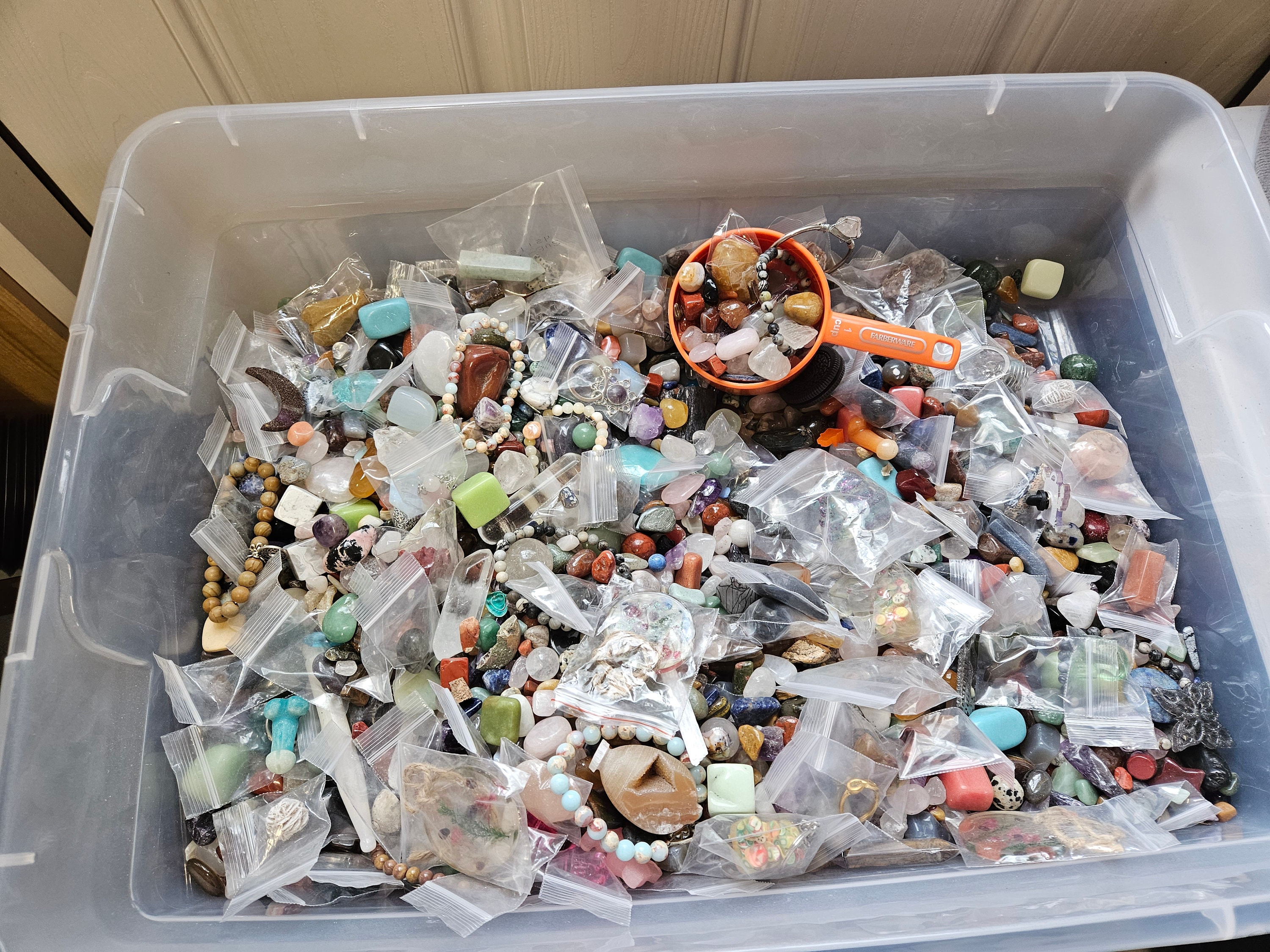 Crystal Confetti Scoop , Tumbles , Carvings , Spheres , Crystal ...