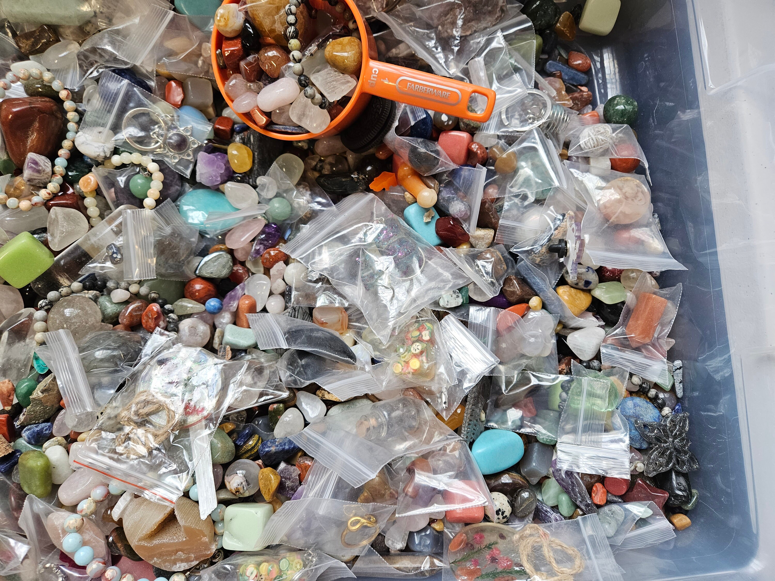 Crystal Confetti Scoop , Tumbles , Carvings , Spheres , Crystal ...