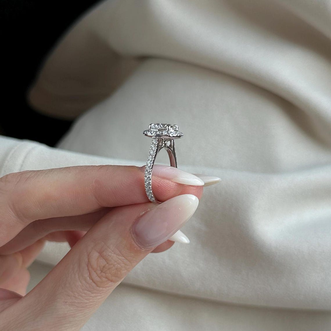 2 Carat Round Brilliant Diamond Halo Engagement Ring / 2ct D VVS2 Lab ...