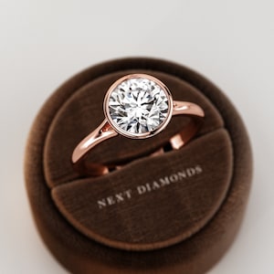 2 Carat Round Brilliant Lab Grown Diamond Solitaire Ring / Yellow Gold ...