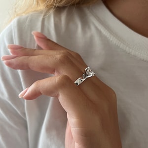 2 Carat Round E VVS2 Lab Grown Diamond Peg Head Engagement Ring / 4MM ...