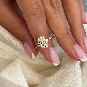 2 Carat Oval Lab Grown E VVS2 Diamond Ring / 2 CT Oval Diamond Thin ...