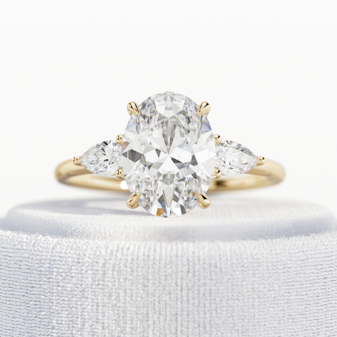 3 Carat Oval E VVS2 Lab Grown Diamond Ring: 14k Gold Three Stone ...