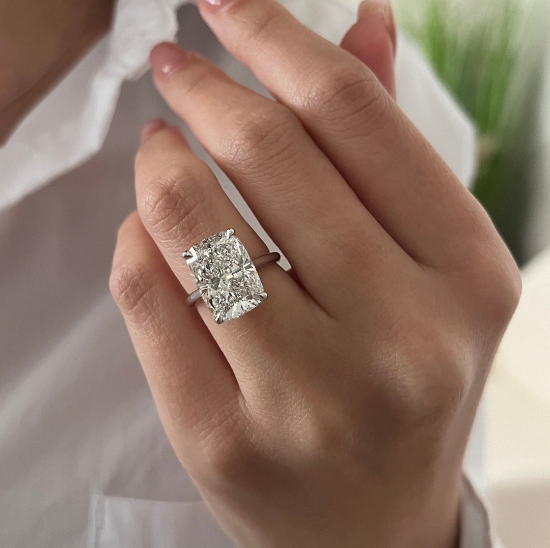 7 Carat Elongated Cushion Lab Grown Diamond Solitaire Ring / F VS1 IGI ...