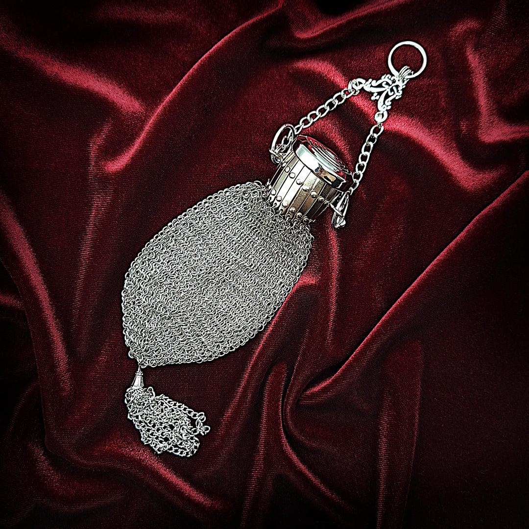 Vintage Style Gate Top Chain Mail Coin Purse W/ Chain Tassel ...