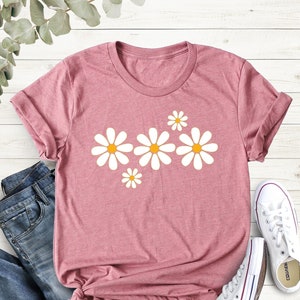Daisy Women's Shirt, Spring Tee, Daisy Lover Shirt, Daisy Gift Shirt ...