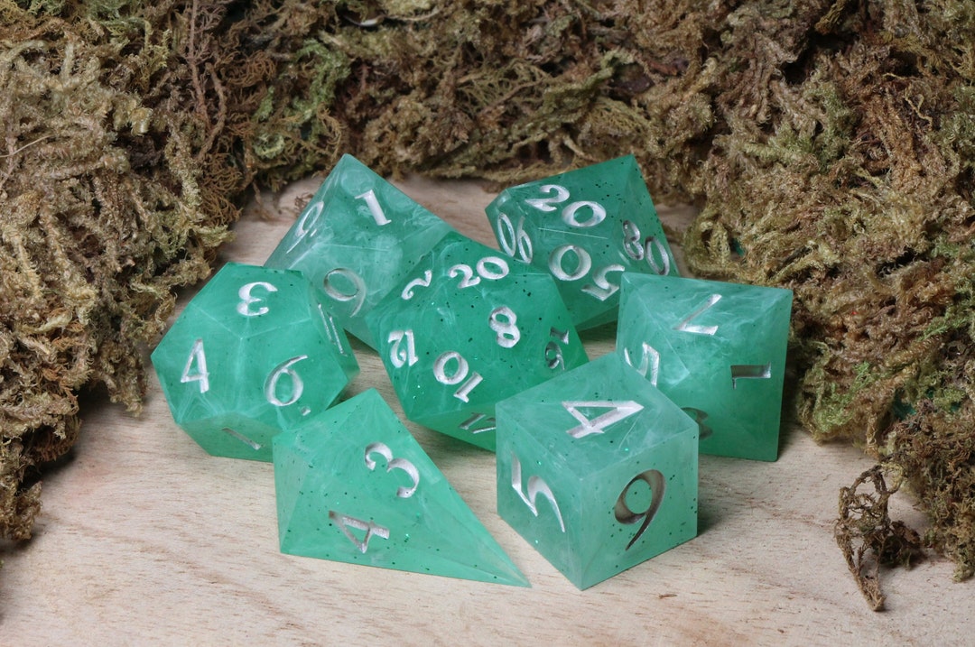 Mint Serenity Set of 7 Sharp-edge Handmade Resin Polyhedral Dice Set ...