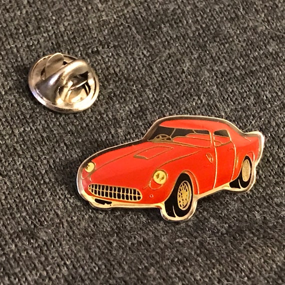 Classic enameled red Ferrari 250 GTO car lapel pin - Gem