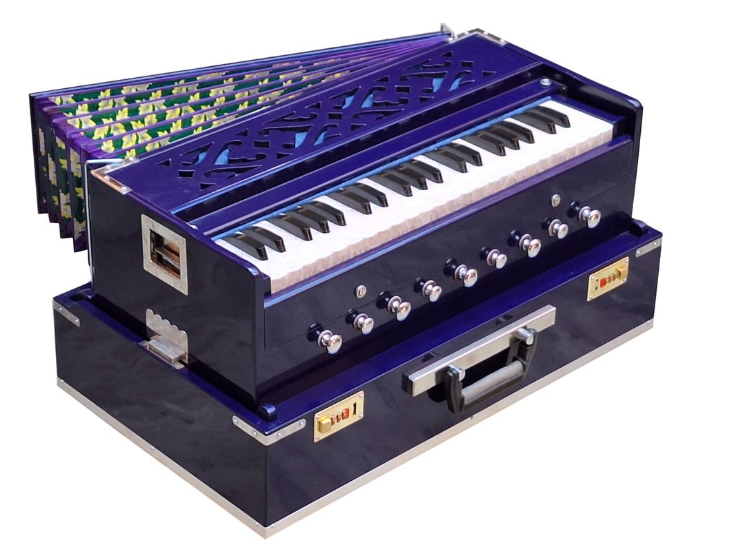 Harmonium Folding, Blue Color, 3.5 Octaves, 9 Stops , 7 Fold Bellow ...