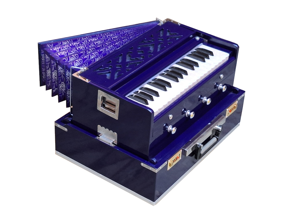 Folding Harmonium Blue Color, 2.45 Octaves, 32 Keys, Double Reeds, 4 ...
