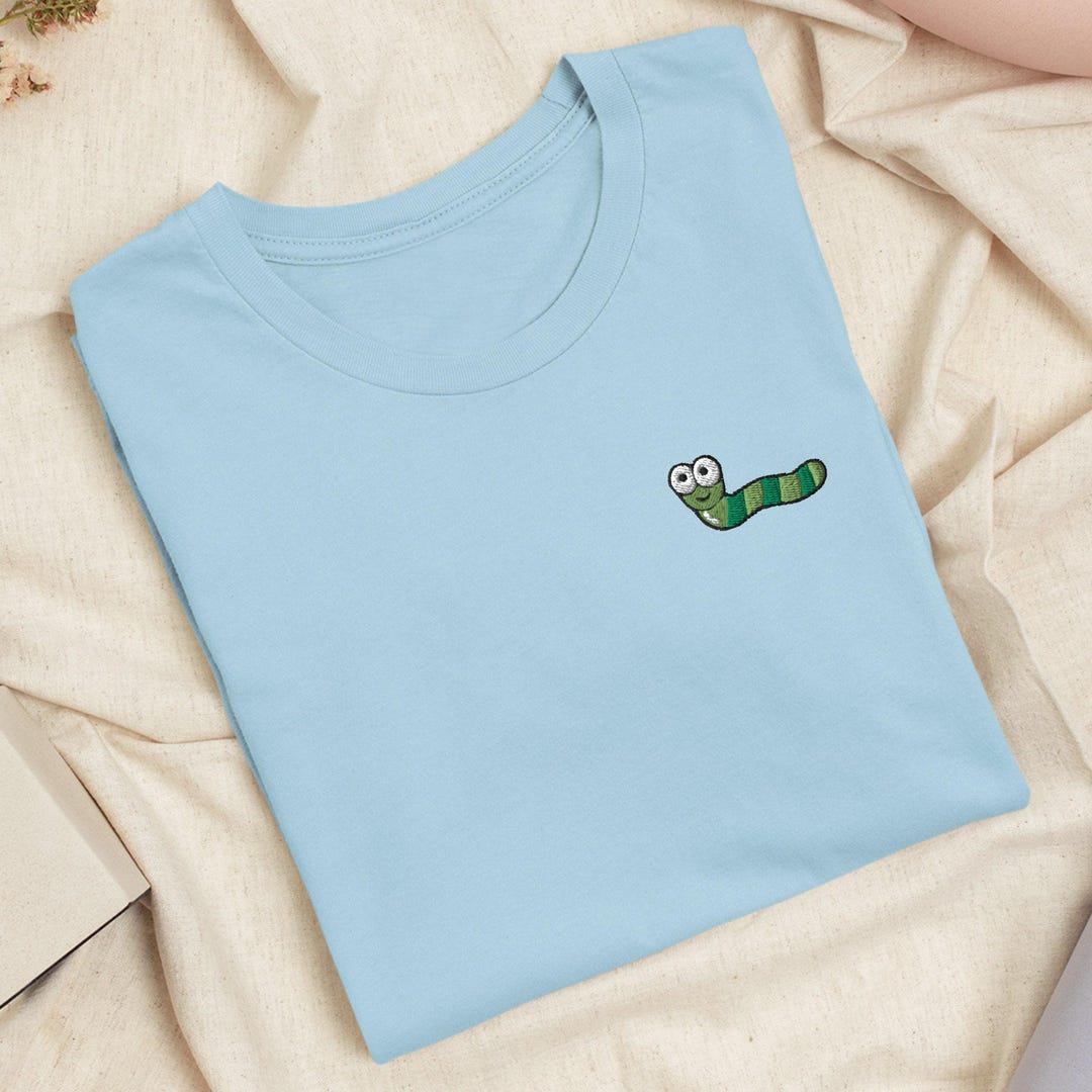 Cute Cartoon Green Worm Embroidered T-shirt With Comfortable Stretch ...