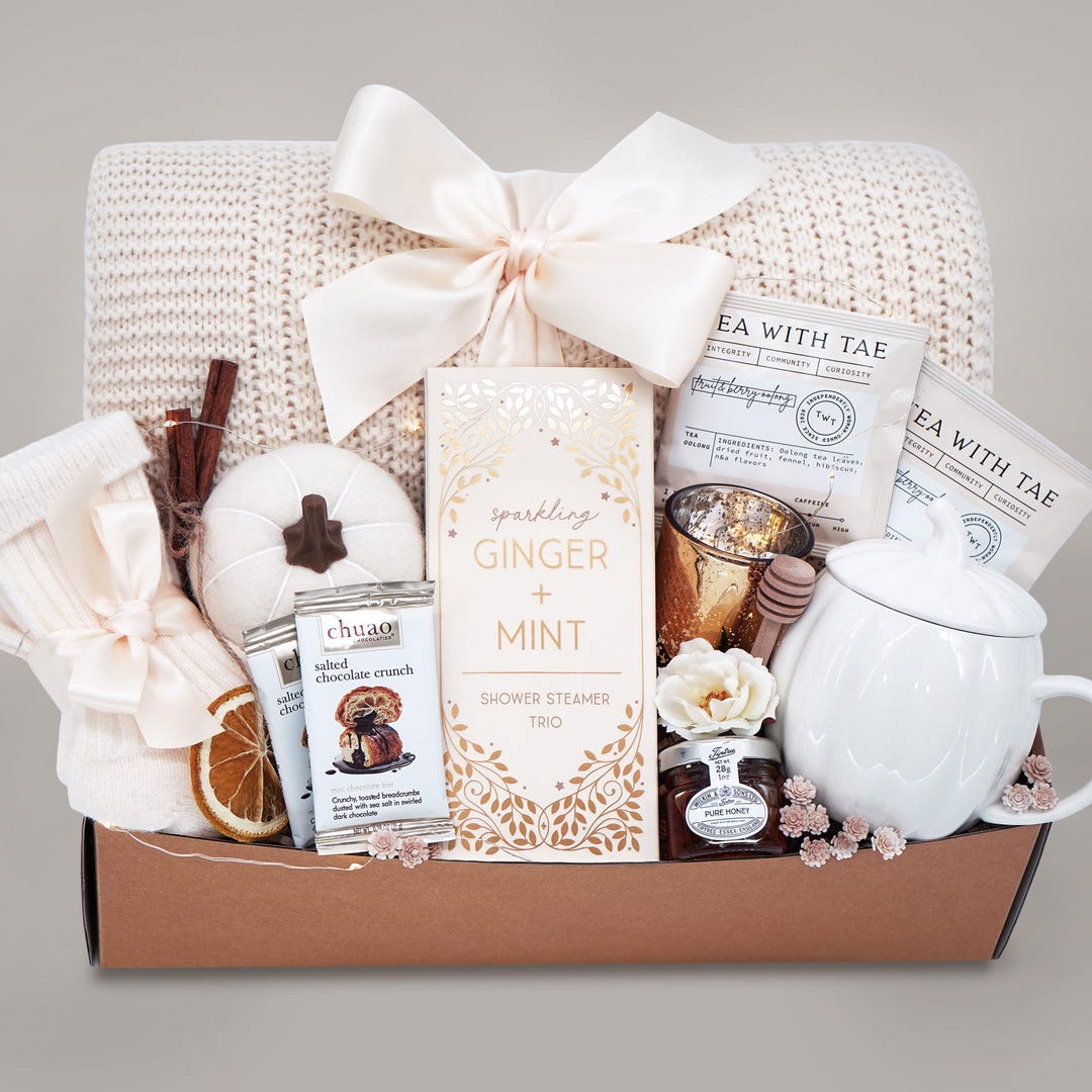 Classy Gift Box for Women, Cozy Gift Box With Blanket, Spa Gift Basket ...
