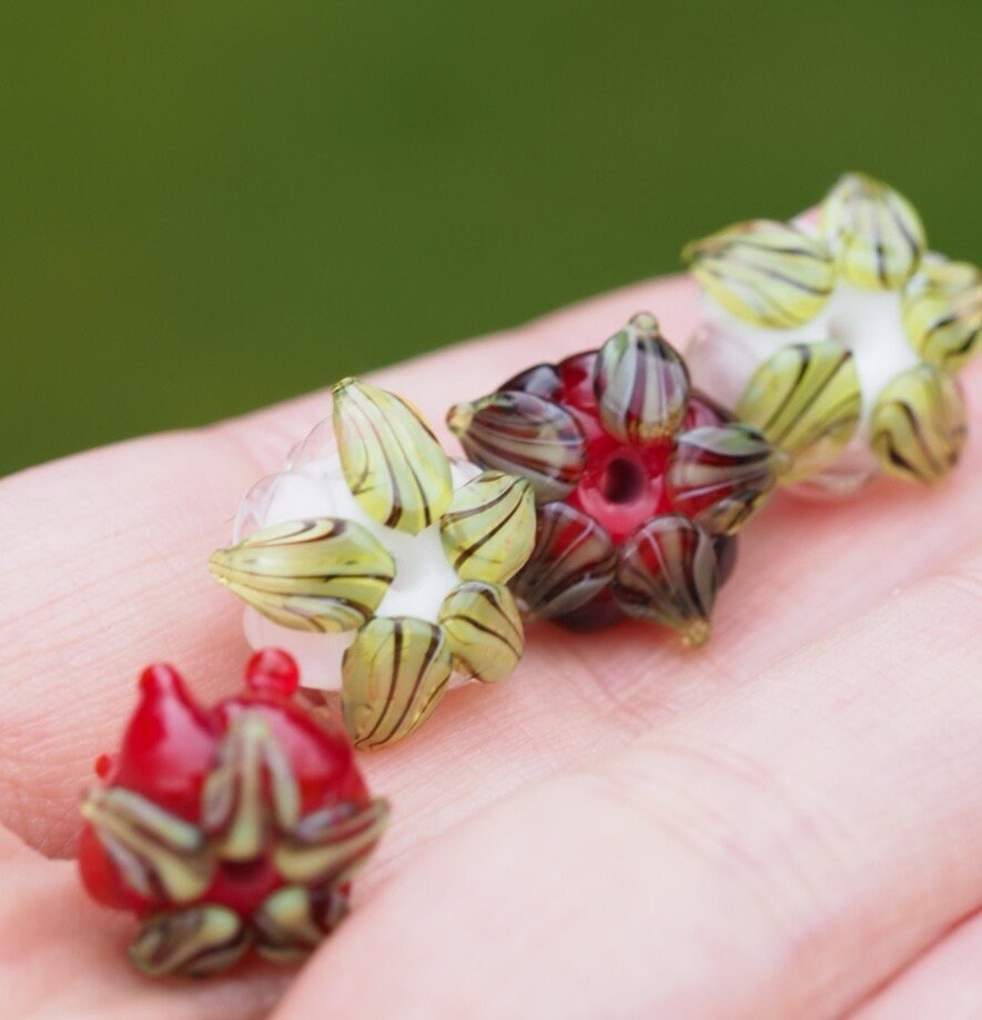 Rose Bud Lampwork Beads - Flower Beads - Lampwork Beads - Jewellery ...