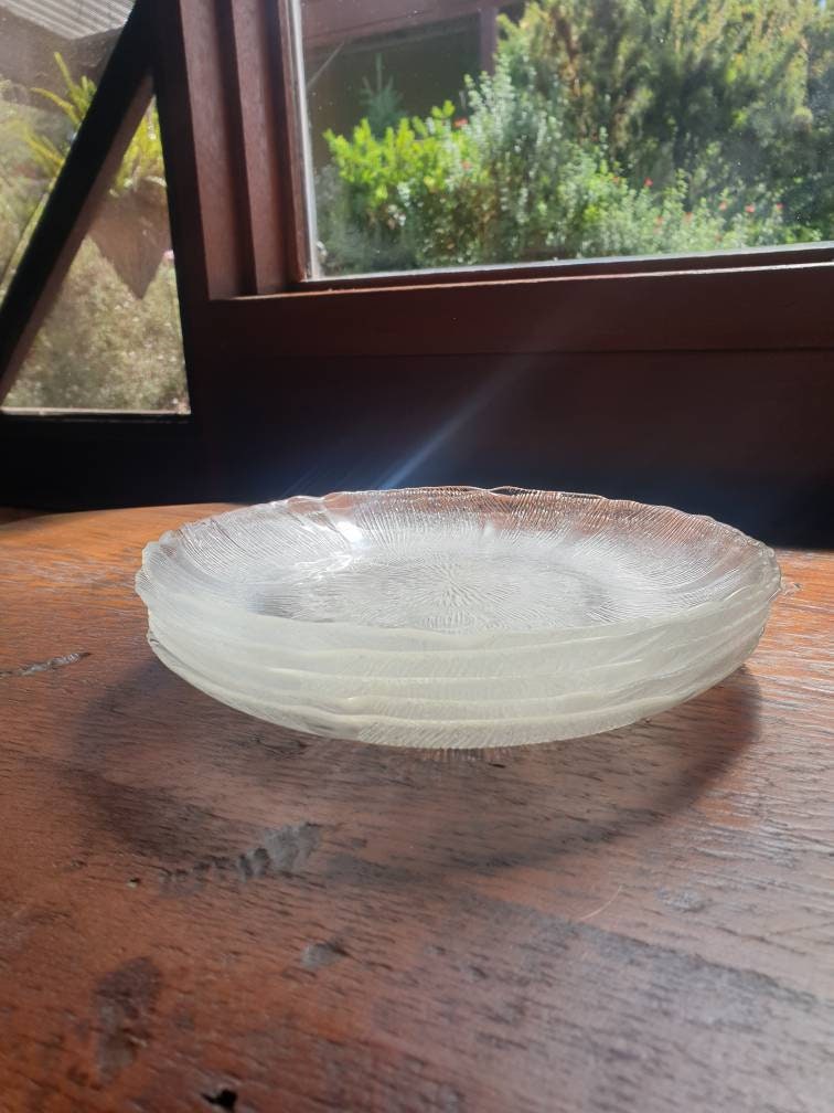 Set of 5 or 6 Vintage Arcoroc France Fleur Pattern Side Plates | 19.5cm ...