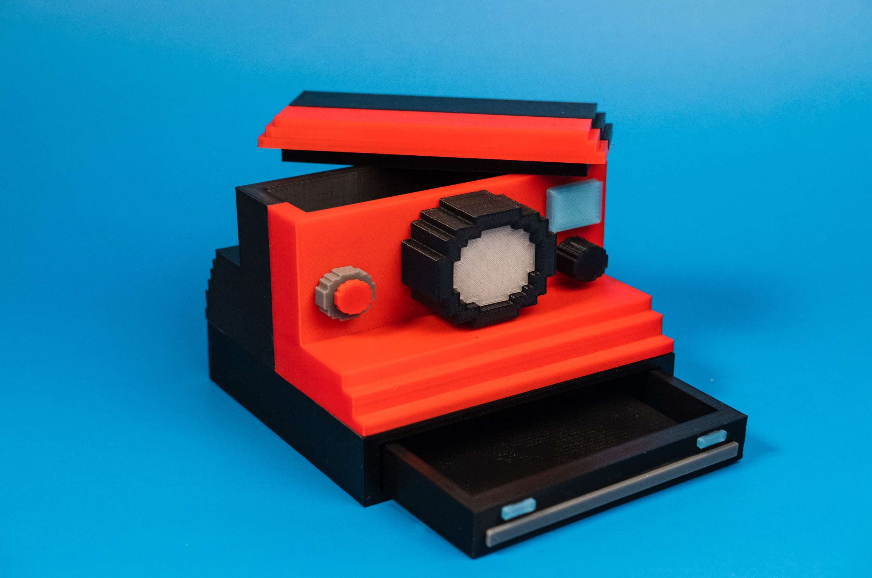3d Printed Voxel Retro Polaroid Inspired Container and Desktop ...