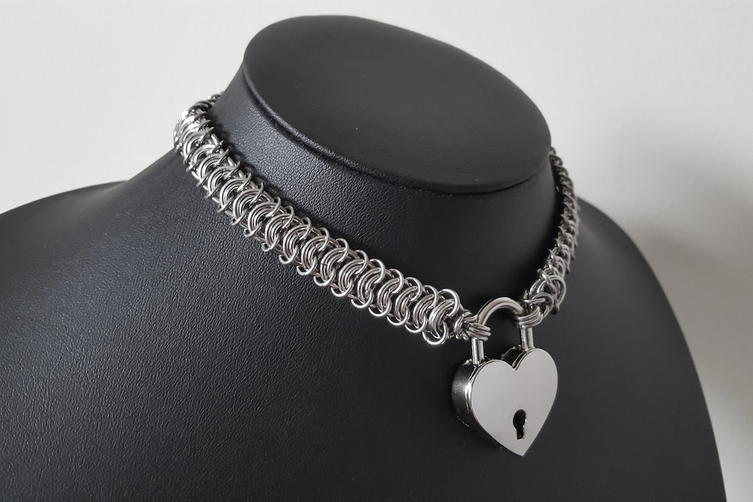 Vertebrae Chainmail Heart Lock Choker / Necklace - Stainless Steel ...