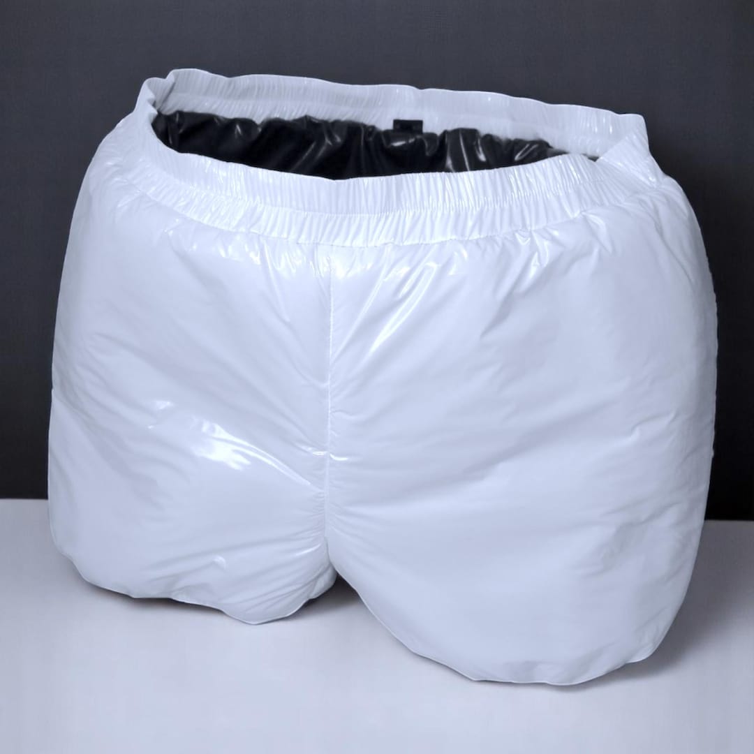 Shiny Nylon Shorts With Padding 25 Mm GM Sprinter Shiny Nylon LACK PVC ...