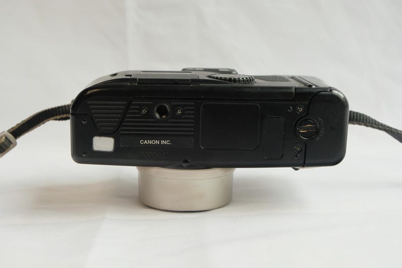 Canon Sure Shot Z135 35mm Point-and-shoot Camera. 35-135mm Zoom ...