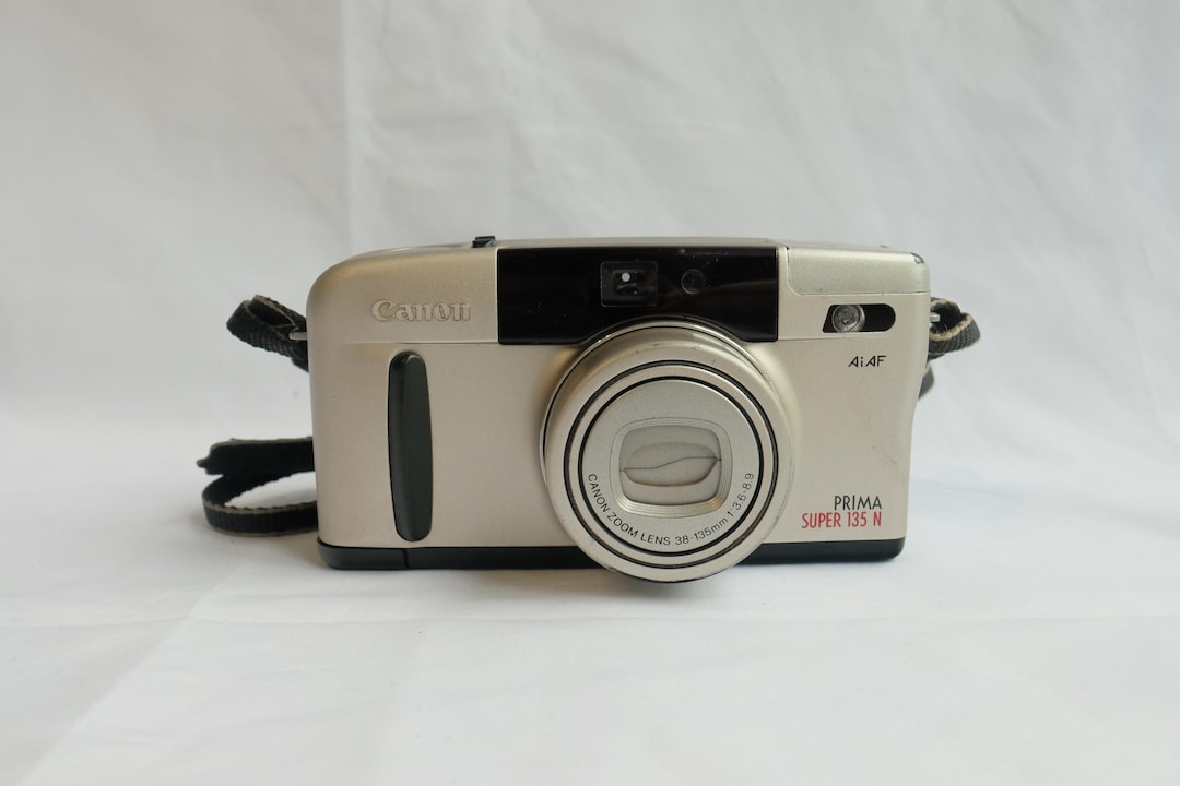 Canon Sure Shot Z135 35mm Point-and-shoot Camera. 35-135mm Zoom ...