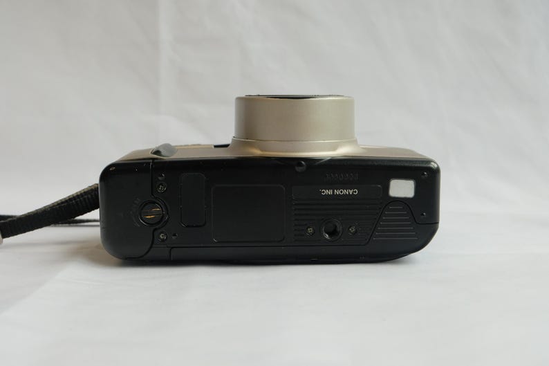 Canon Sure Shot Z135 35mm Point-and-shoot Camera. 35-135mm Zoom ...