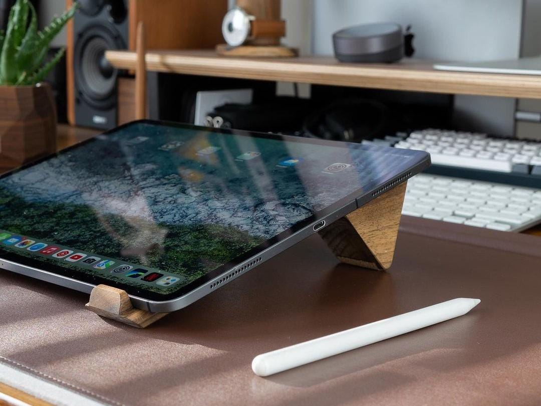 Tablet Riser, Wooden Tablet Stand, Desk Holder for Graphic Designer ...