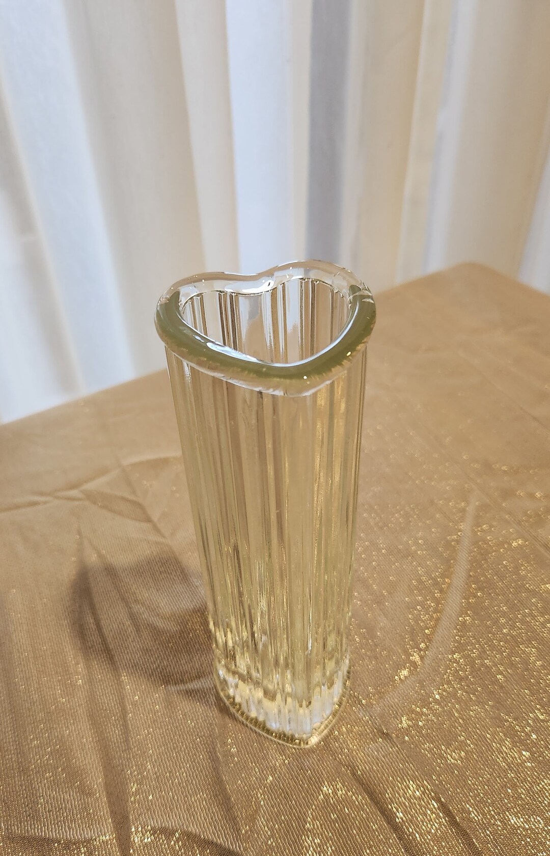 FTDA 1982 Clear Glass Heart Shaped Vase 7 1/2, Vintage Home Decor Glass ...