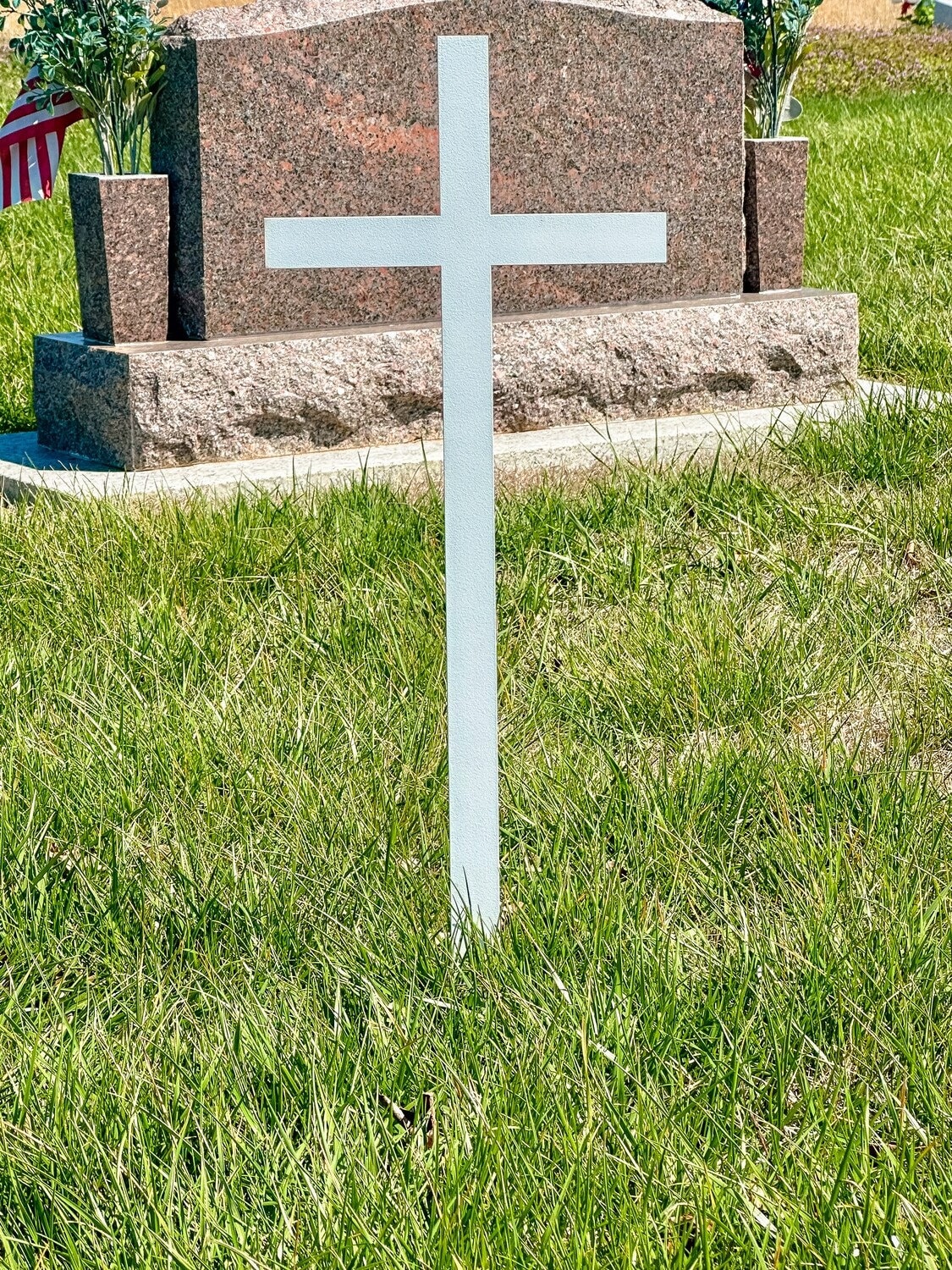 The Woodhaven White Small Memorial Cross - Grave or Pet Memorials ...