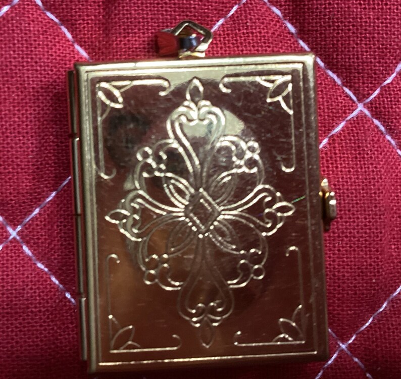 Vintage Avon Multi-photo Locket - Etsy