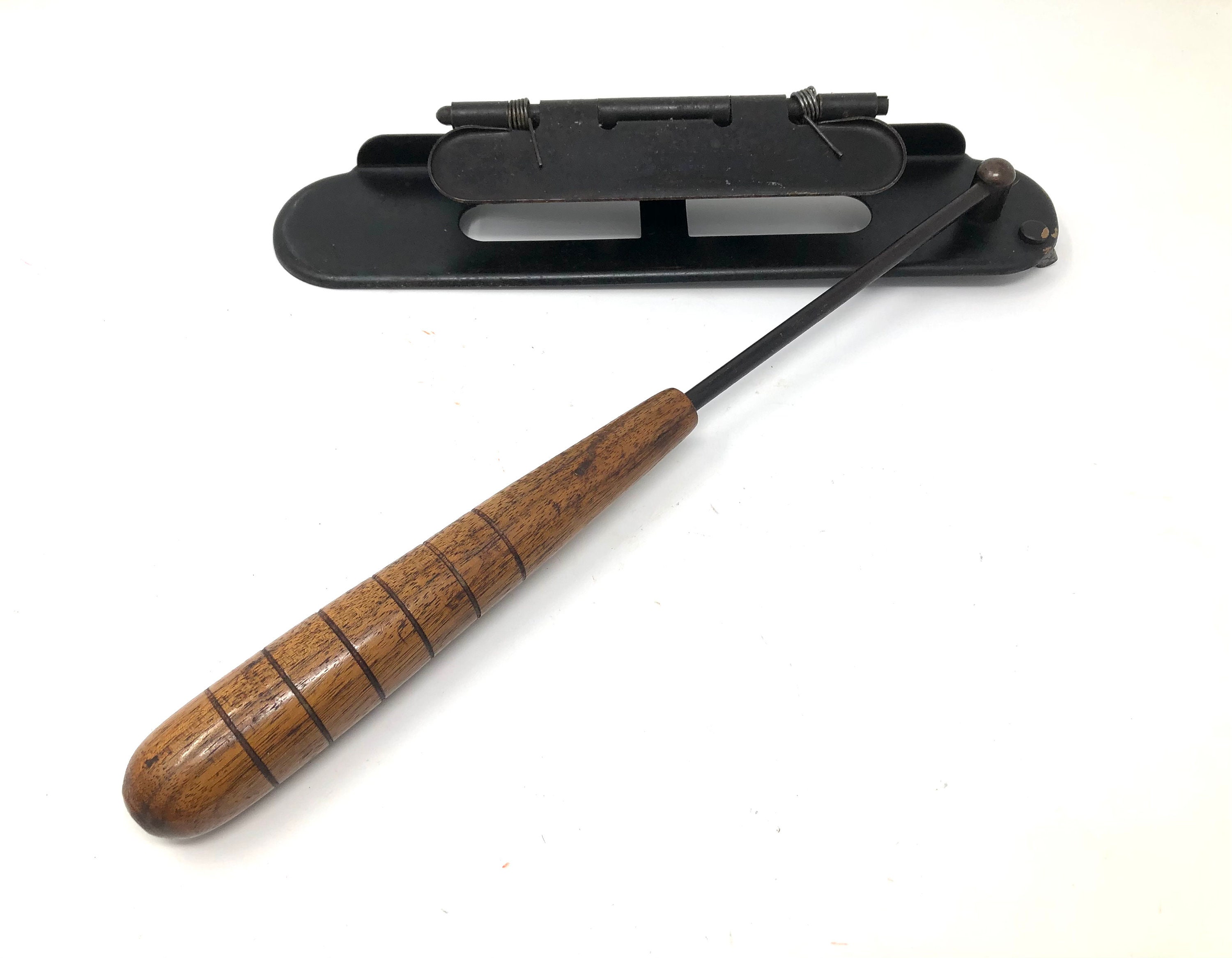 Antique Clay Pigeon Thrower