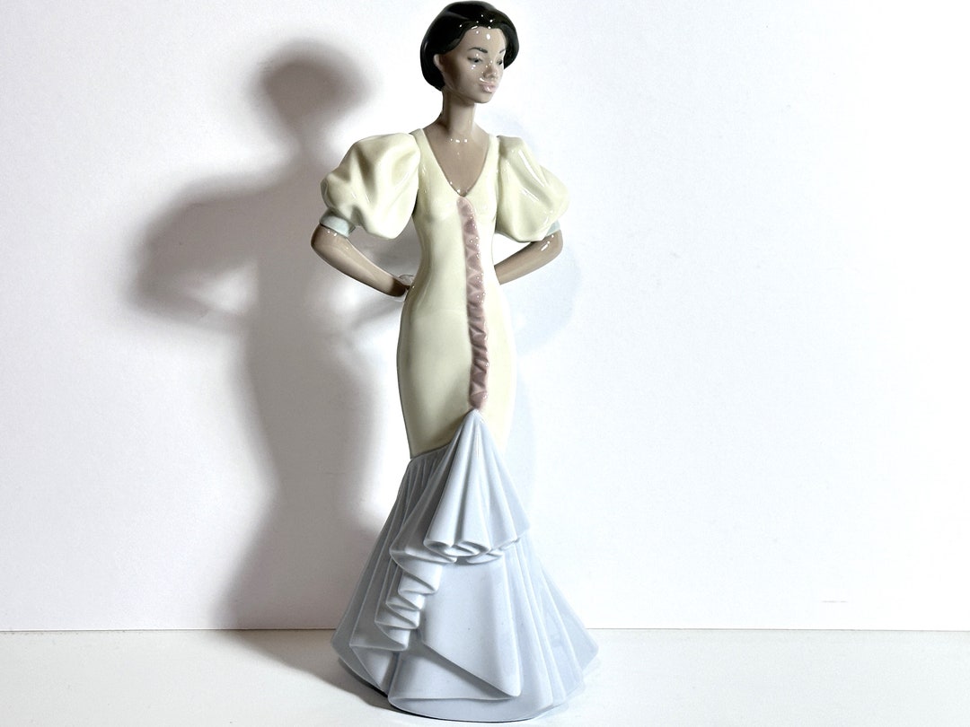 Lladro Black Legacy Porcelain Lady Figurine Velisa - Etsy UK