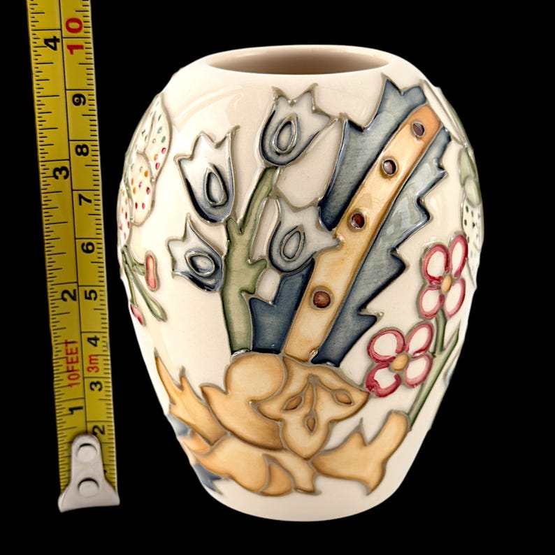 MOORCROFT Pottery ' Golden Lily ' Pattern Vase Designed by Rachel ...