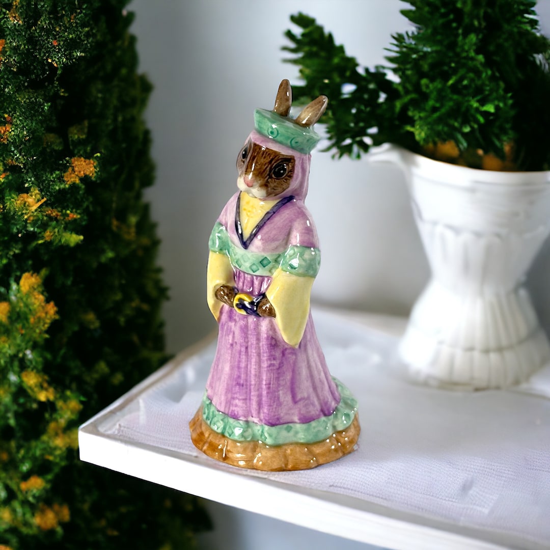 ROYAL DOULTON Porcelain Figurine ' Maid Marion Bunnykins ' DB 245 - Etsy
