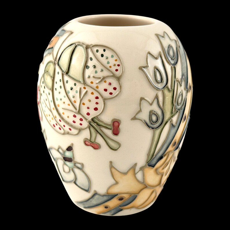 MOORCROFT Pottery ' Golden Lily ' Pattern Vase Designed by Rachel ...