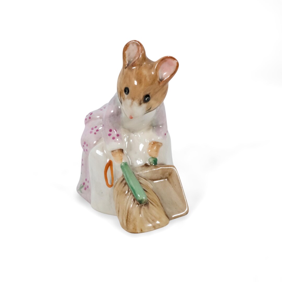 J. BESWICK Beatrix Potter Porcelain Figurine of the Mouse ' HUNCA MUNCA ...
